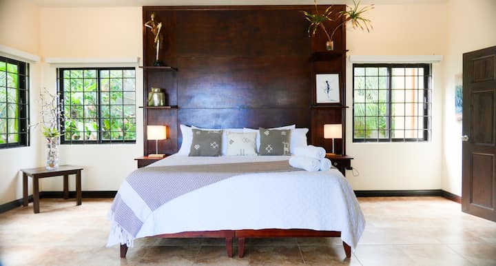 Sky High City View Estate - Kingston