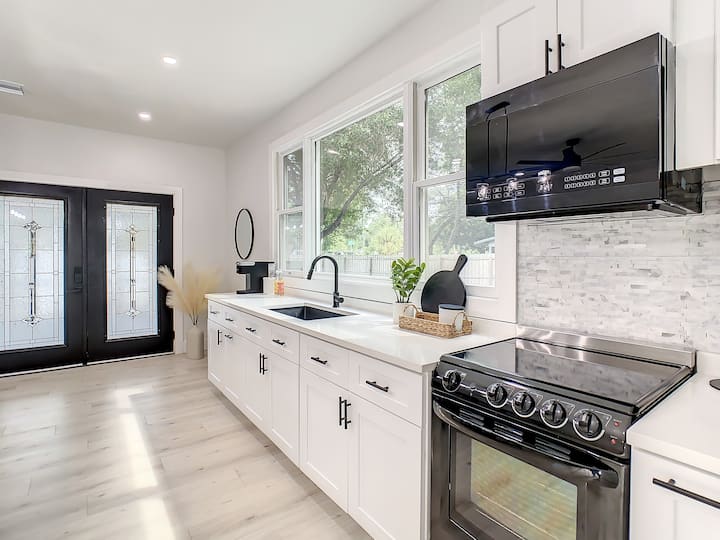 Cozy Getaway Home Near Siesta Key Beach - サラソータ, FL