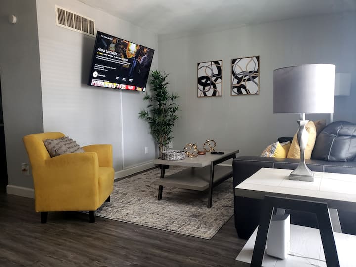 Modern Midtown Apt In Quiet And Vibrant Community! - Phoenix, AZ