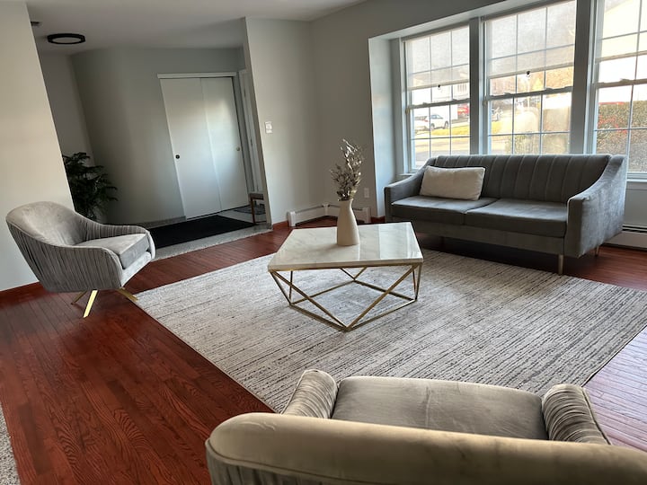 Cozy Full Bedroom By Numc - Roslyn, NY