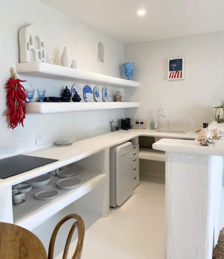 The Locker Room - Funky Pad With Pool - Mornington