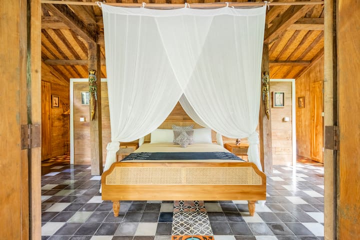 Umakayu Joglo Villa Bali - 56m2 Private Bungalow - Bali