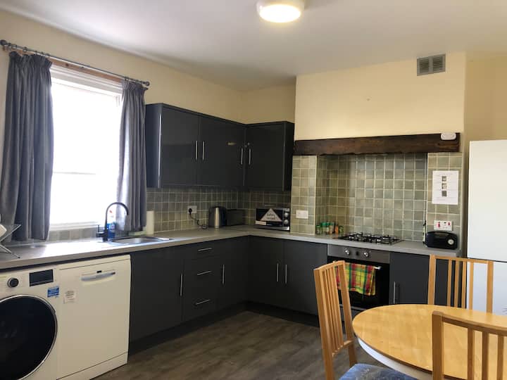 Newly Furbished/parking/town Centre House, Room A - Cheltenham