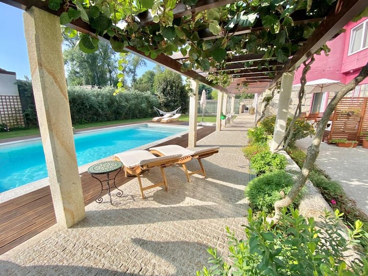 Apartamento Em Guesthouse Com Jardim E Piscina - Valadares