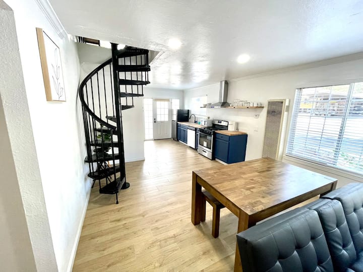 2b/2b On Lake Tahoe Blvd - South Lake Tahoe, CA