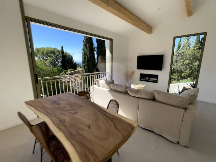 Charmante Petite Villa Avec Jacuzzi Dans Cassis - Cassis