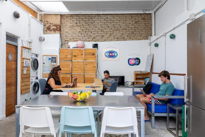 Sustainable Coliving, En-suite Near The Beach - Las Palmas de Gran Canaria