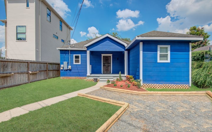 Fully Furnished, Cozy 3 Bd-3 Bath In The Heights - Northside - Houston