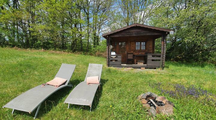 Cabane Avec Belle Vue, Cuisine Et Foyer - Corrèze