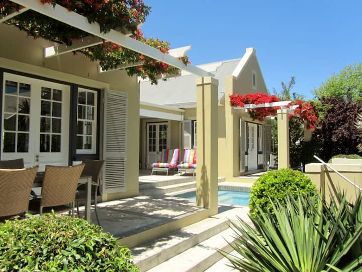 Stylish, Spacious, Relaxing Villa With Pool - Franschhoek