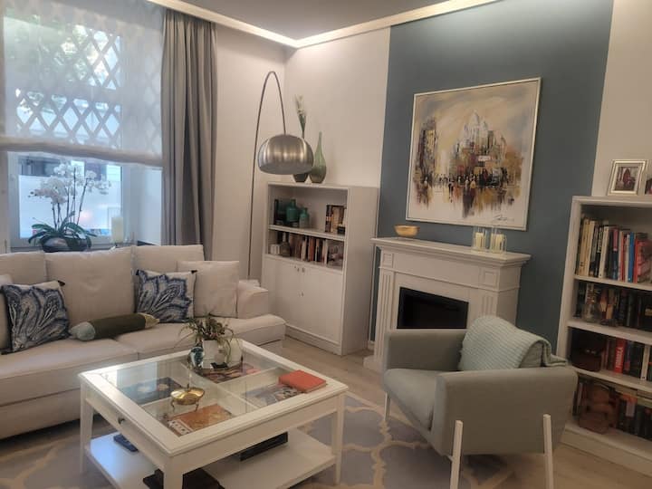 Schöne Altbau Wohnung Mit Großem Garten - Düsseldorf