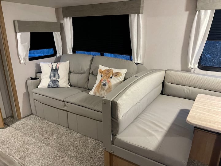 Wilderness Retreat To Hog Hollow Farms - Sherwood Lake, New Milton