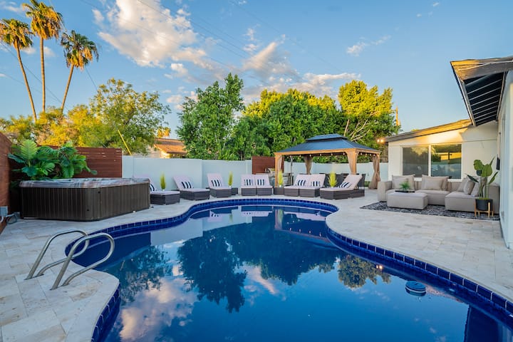 The Sol Villa | 8 Bedroom 4 Bathroom 15+ Beds - Scottsdale, AZ