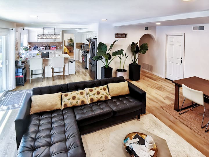 Pool Villa Studio ; 101 - Claremont, CA