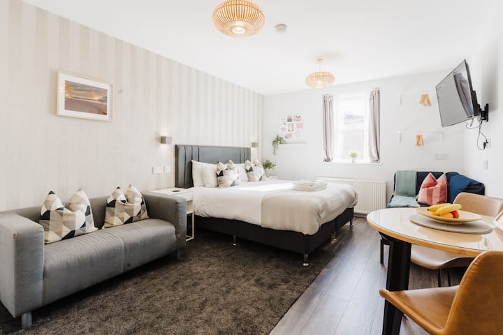 Modern Studio With Free Parking - Lytham St Annes