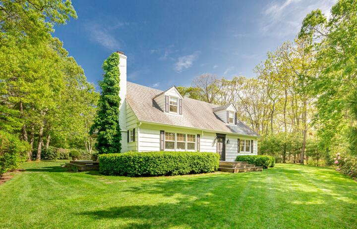 Designer Cape In Private Oasis - Springs, NY