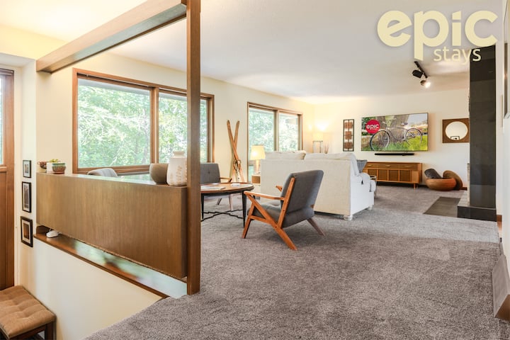 Ic Luxury Escape | 4bed 2bath | 2300sqft | Stadium - Iowa City, IA