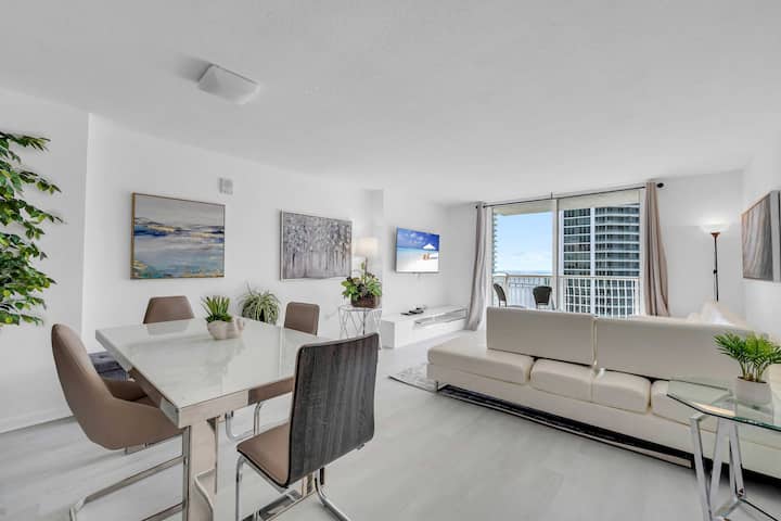 Lush 33rd Floor 1 Bed 1 Bth • Brickell • Bay View - Miami, FL
