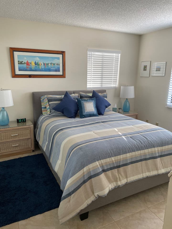 Dana Point Charming 1 Bed & Den W/ocean Breezes - Laguna Niguel, CA