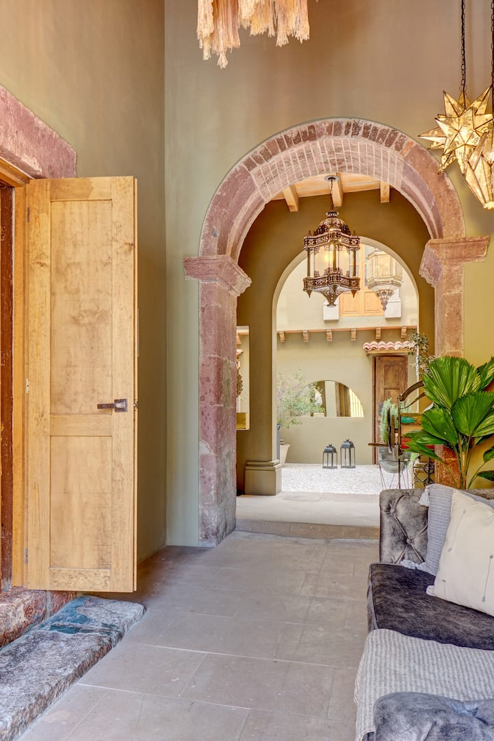 Premium Home 6-bedr. Great Views, Walking Distance - San Miguel de Allende
