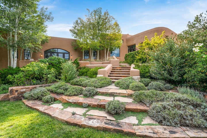 Ski Discounts! Luxury Estate W/ Hot Tub & Casita - Santa Fe, NM