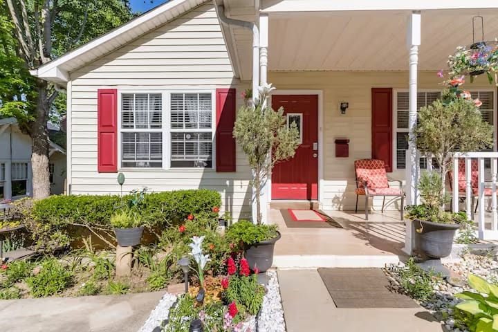 Private Bedroom 5 Mins From Wake Forest Hospital - Winston-Salem, NC