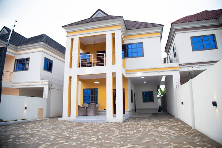 Kwabenya House Vacation Rentals - Greater Accra Region, Ghana | Airbnb