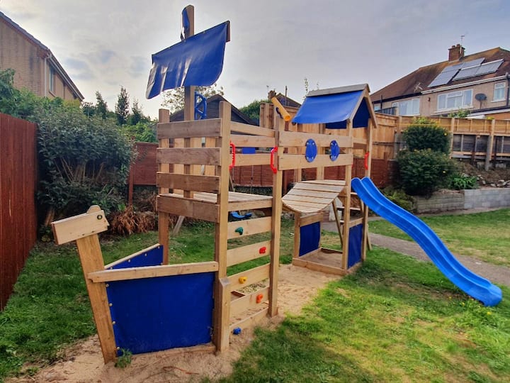 Fabulous Family House Next To The Beach - Porthcawl