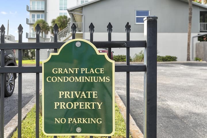 Downtown Melbourne 2 Bedroom Condo - Melbourne, FL