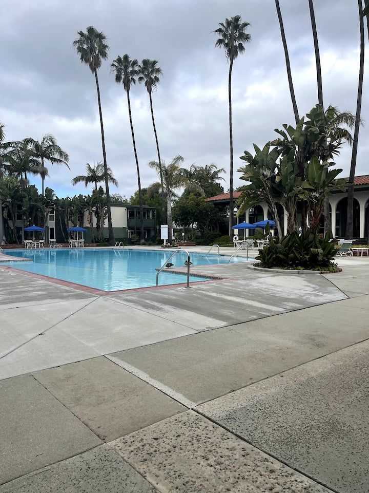 Coastal Ventura Condo Near Naval Base & Hospital - Ventura, CA
