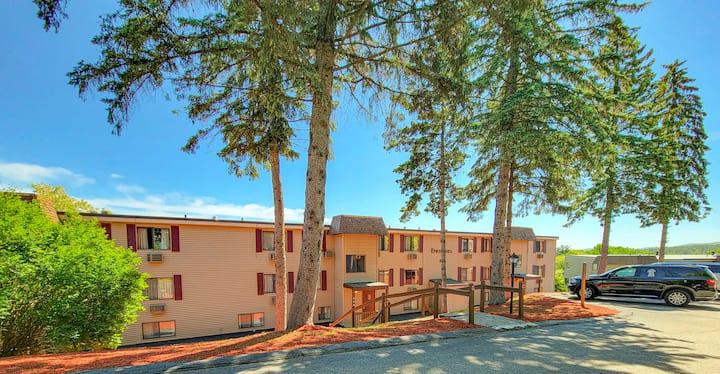 Explore Laconia And Beyond From This 2br Condo. - Laconia, NH