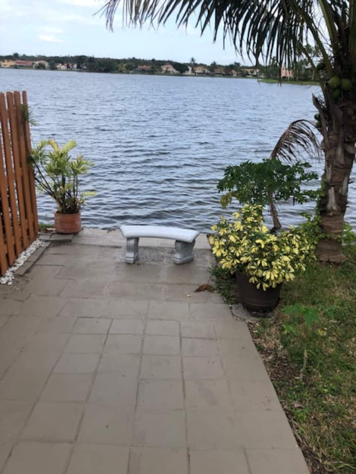 Lake Front Property In Gated Community, S. Florida - Margate, FL