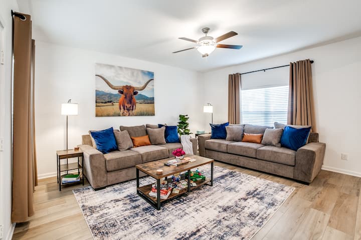 Spacious King Suite By Sea World & Lackland Afb! - San Antonio, TX