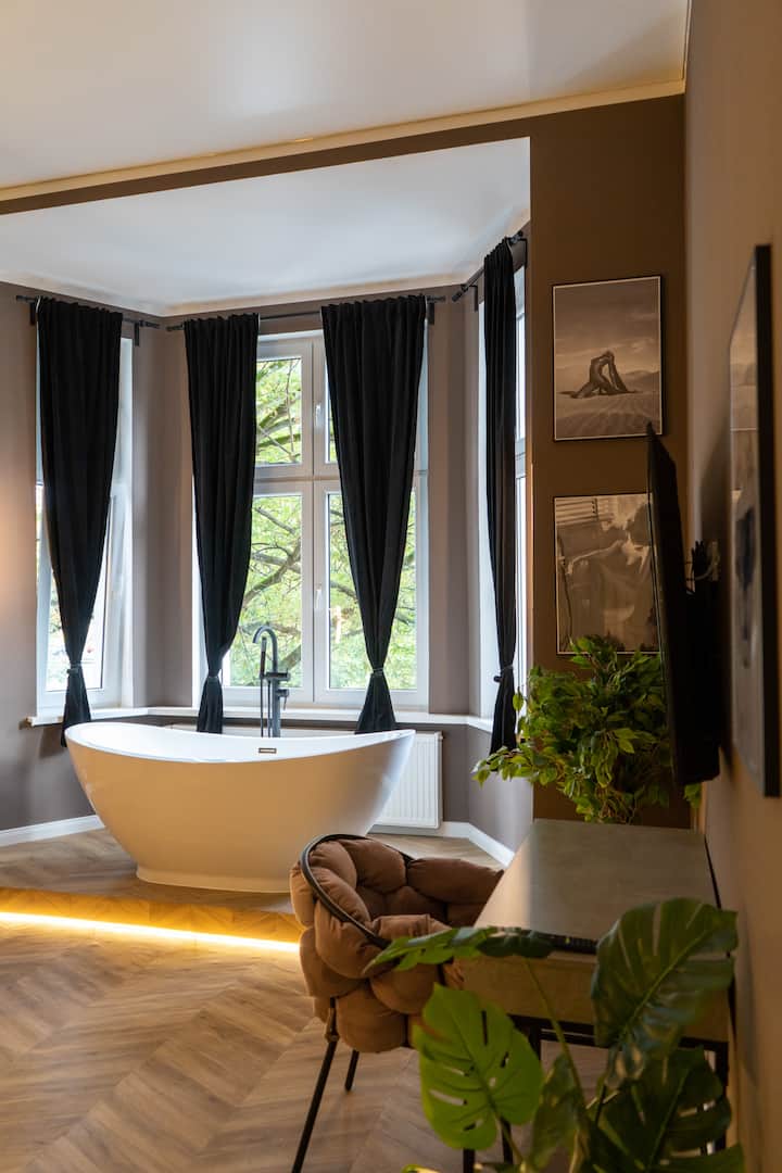 Central Apt. I 120m² •3-rooms• Balcony & Parkview - Berlin