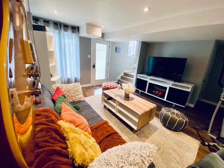 Bachelor Suite With Trail-walk & Waterfront Access - オレンジビル