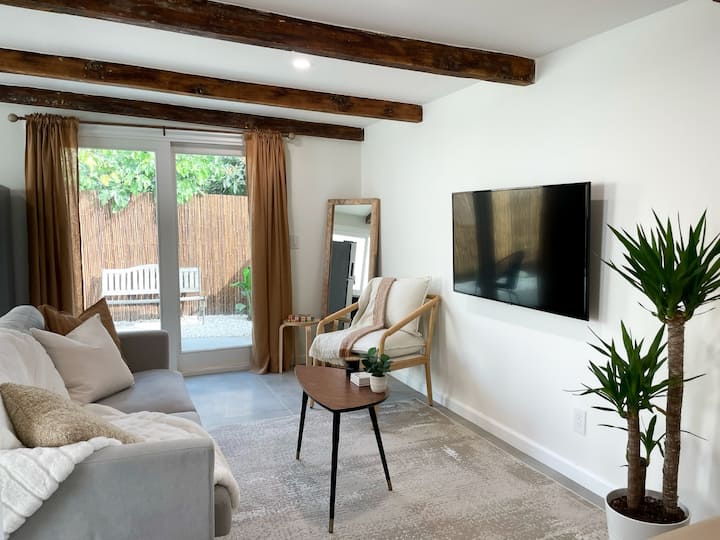 Modern And Cozy Oasis Home Near Lax|sofi|beaches - Hawthorne, CA