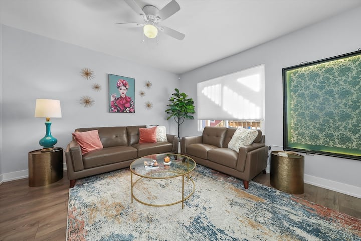 Best Pilsen Location*monthly Stays*parking*laundry - Chicago