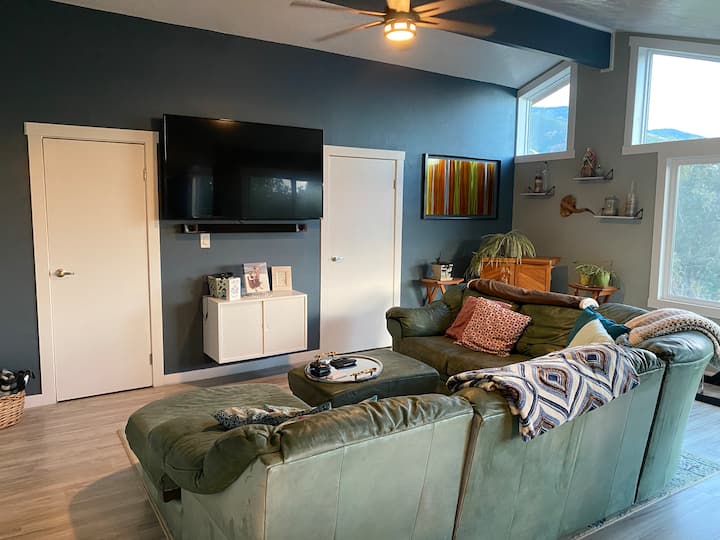 Spacious And Bright Room & Attached Bath - Layton, UT