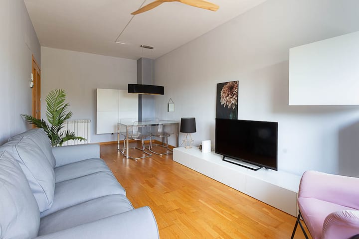 Precioso Piso Con Piscina Muy Bien Comunicado - Sabadell