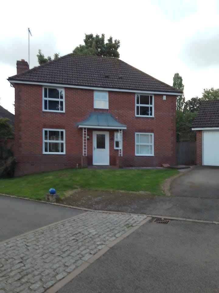 Cheerful Executive Home Close To Town - Banbury