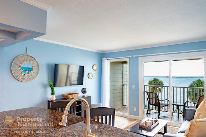 Bay Dreamer – Pool Views & Perfect Sunsets - Tampa, FL