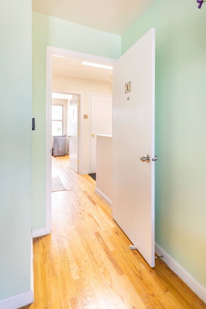 Queens Apartment (10' From Jfk, 30' From Midtown) - Queens, NY