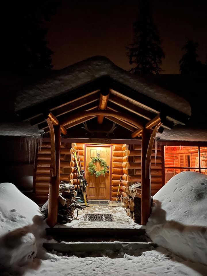 Luxury Log Home - Rossland