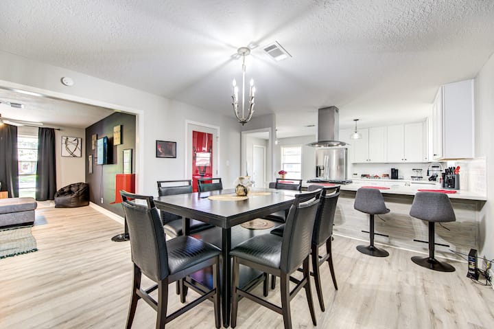 Home Near Chemical Plant | Long-term Stay Friendly - Pasadena, TX