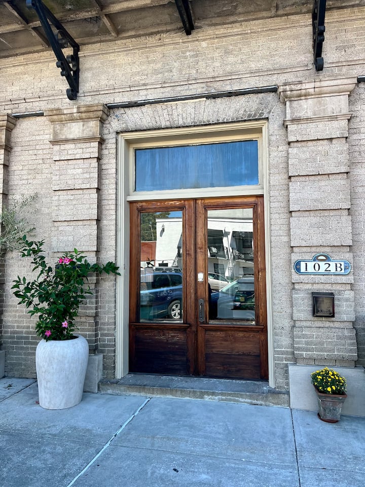 Corner Of Front On Broad Apartment - Georgetown, SC