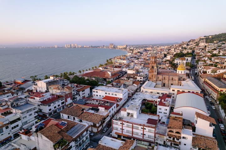 Tradicional Dpto Con Terraza En El Centro Vallarta - Puerto Vallarta