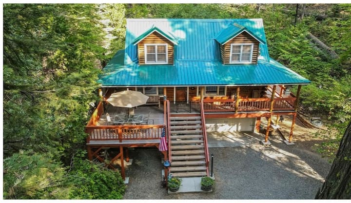 Yosemite National Park/ Log Cabin In Sugar Pine - Fish Camp, CA