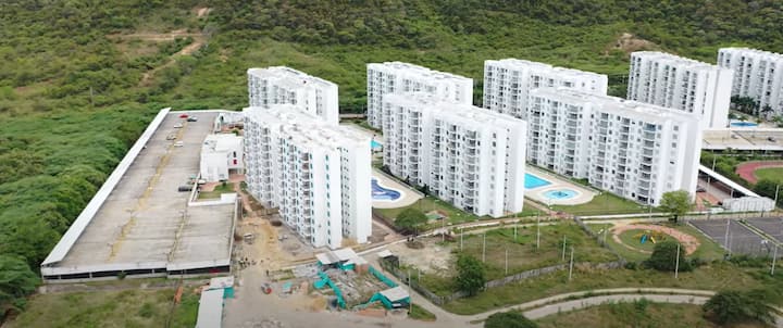 2nd Floor Apartment, Swimming Pools, Sports Fields - Girardot