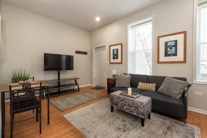 The Heart Of Bucktown - Chicago, IL