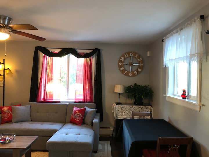 Cozy Two Bedroom! - Pittsfield, MA